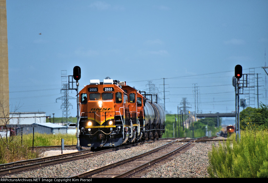 BNSF 2555 NB BNSF Wichita Falls Sub